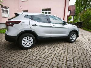 Grey Nissan Qashqai 2020 in Tallinn, with an engine capacity of 1.30 L and mileage of 57 thousand km for 16900 €, photo 4 on AUTOMOTO.COM.LV