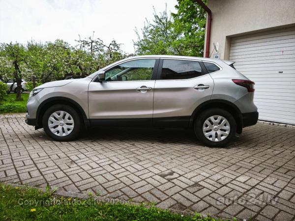 Grey Nissan Qashqai 2020 in Tallinn, with an engine capacity of 1.30 L and mileage of 57 thousand km for 16900 €, photo 6 on AUTOMOTO.COM.LV