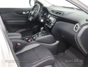Grey Nissan Qashqai 2020 in Tallinn, with an engine capacity of 1.50 L and mileage of 98 thousand km for 14900 €, photo 9 on AUTOMOTO.COM.LV