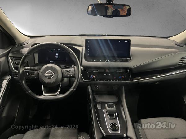 Grey Nissan Qashqai 2022 in Tallinn, with an engine capacity of 1.30 L and mileage of 43 thousand km for 25890 €, photo 10 on AUTOMOTO.COM.LV