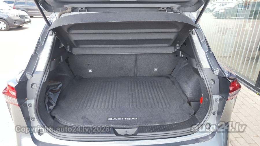 Grey Nissan Qashqai 2022 in Tartu, with an engine capacity of 1.30 L and mileage of 34 thousand km for 22990 €, photo 6 on AUTOMOTO.COM.LV