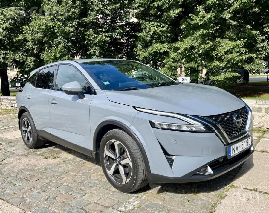 Pelēks Nissan Qashqai 2022 Rīga, ar dzinēja tilpumu 1.30 L un nobraukumu 52 tūkst. km par 25500 €, foto 1 vietnē AUTOMOTO.COM.LV
