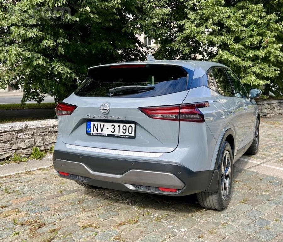Pelēks Nissan Qashqai 2022 Rīga, ar dzinēja tilpumu 1.30 L un nobraukumu 52 tūkst. km par 25500 €, foto 4 vietnē AUTOMOTO.COM.LV