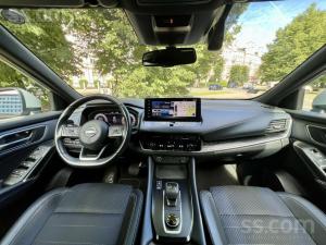 Pelēks Nissan Qashqai 2022 Rīga, ar dzinēja tilpumu 1.30 L un nobraukumu 52 tūkst. km par 25500 €, foto 5 vietnē AUTOMOTO.COM.LV
