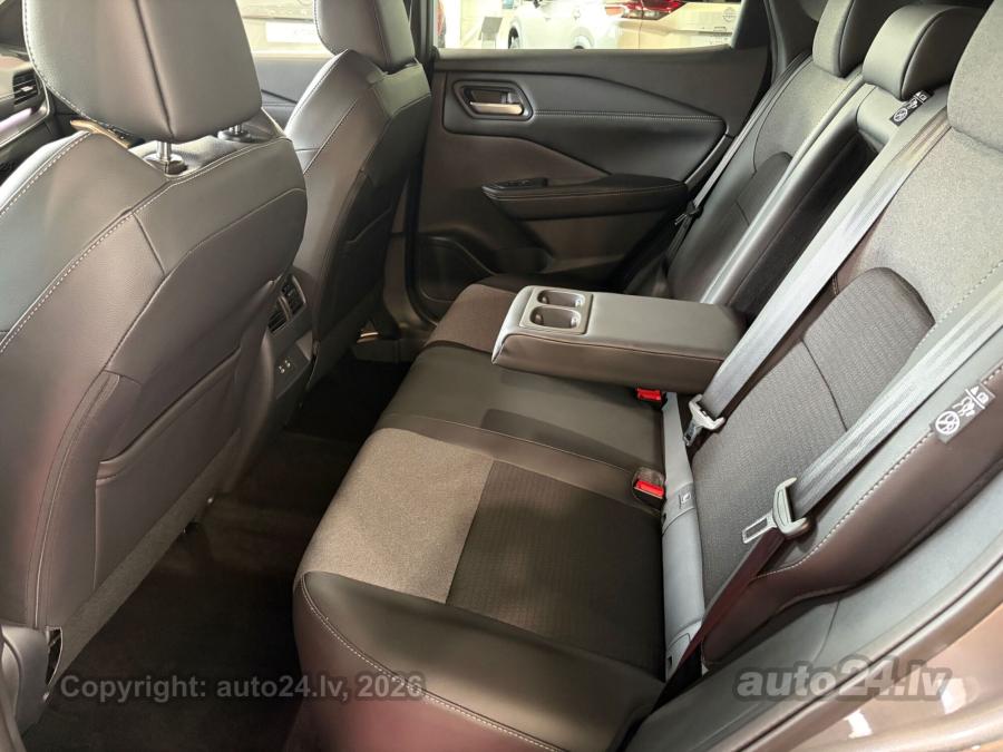 Pelēks Nissan Qashqai 2026 Rakvere, ar dzinēja tilpumu 1.30 L un nobraukumu 50 tūkst. km par 32090 €, foto 5 vietnē AUTOMOTO.COM.LV