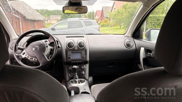 Nissan Qashqai 2010 in Bauska, with an engine capacity of 1.50 L and mileage of 319 thousand km for 2600 €, photo 5 on AUTOMOTO.COM.LV