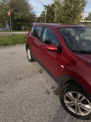 Nissan Qashqai 2010 Pērnava, ar dzinēja tilpumu 1.60 L un nobraukumu 200 tūkst. km par 3600 €, foto 12 vietnē AUTOMOTO.COM.LV