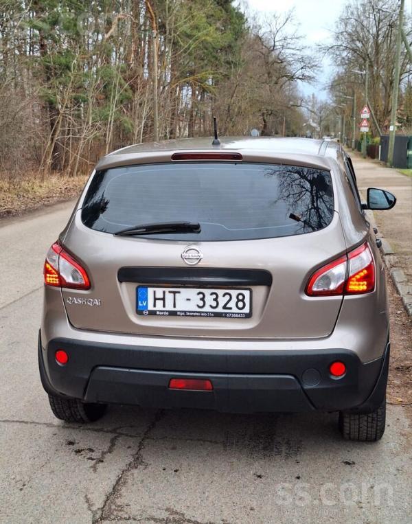 Nissan Qashqai 2011 in Riga on AUTOMOTO.COM.LV Nissan Qashqai 2011 in Riga, with an engine capacity of 1.60 L and mileage of 193 thousand km for 2000 ā¬, photo 1 on AUTOMOTO.COM.LV