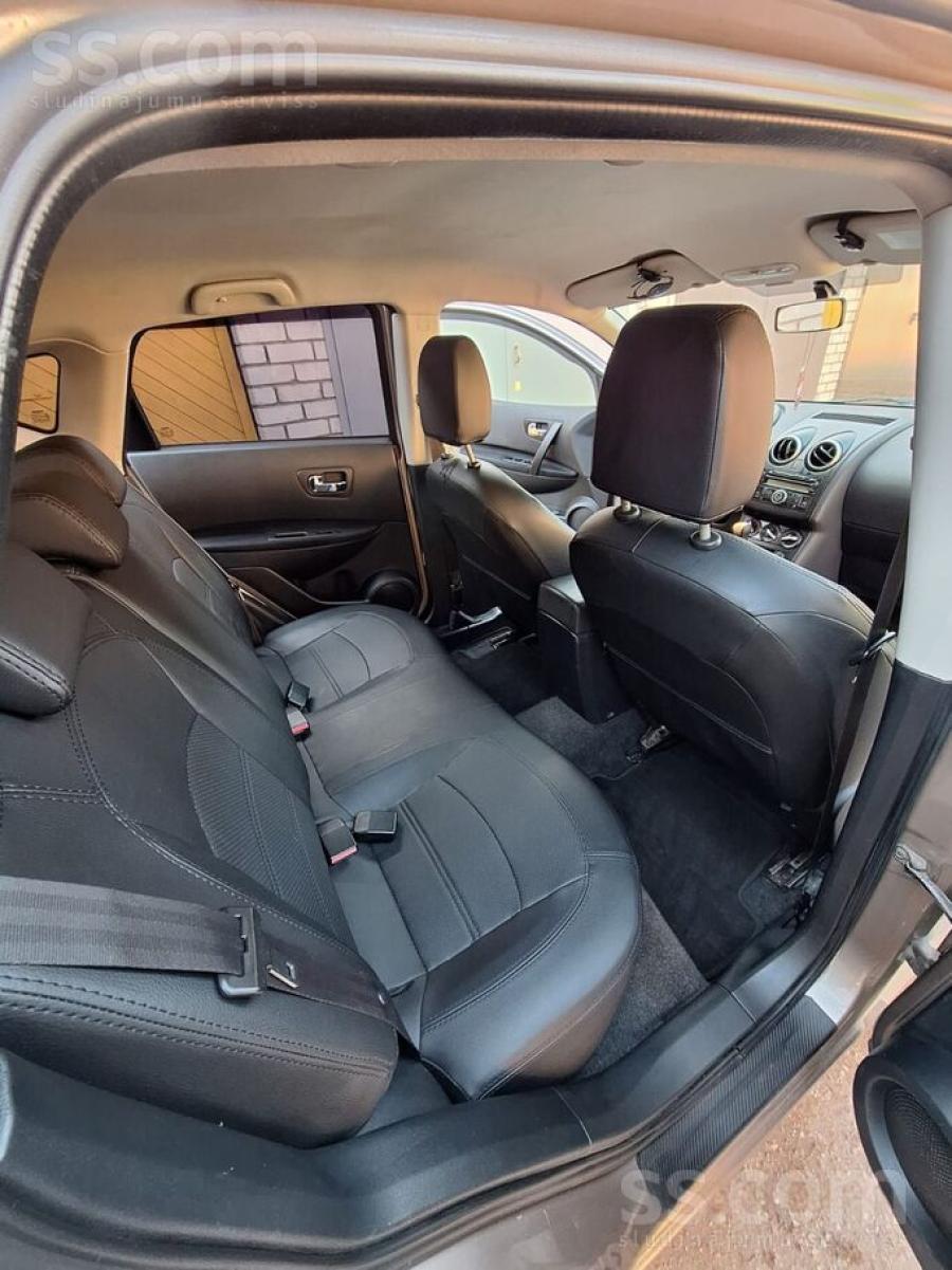 Nissan Qashqai 2011 in Riga, with an engine capacity of 1.60 L and mileage of 193 thousand km for 2000 €, photo 3 on AUTOMOTO.COM.LV