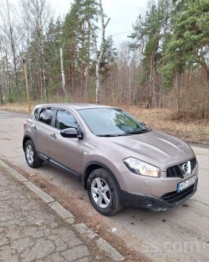 Nissan Qashqai 2011 in Riga, with an engine capacity of 1.60 L and mileage of 193 thousand km for 2000 €, photo 4 on AUTOMOTO.COM.LV