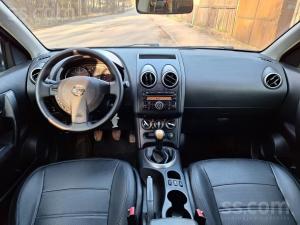 Nissan Qashqai 2011 in Riga, with an engine capacity of 1.60 L and mileage of 193 thousand km for 2000 €, photo 5 on AUTOMOTO.COM.LV