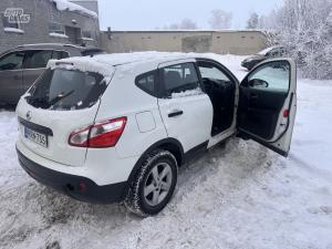 Nissan Qashqai 2012 in Telschi, with an engine capacity of 1.60 L and mileage of 162 thousand km for 1300 €, photo 2 on AUTOMOTO.COM.LV