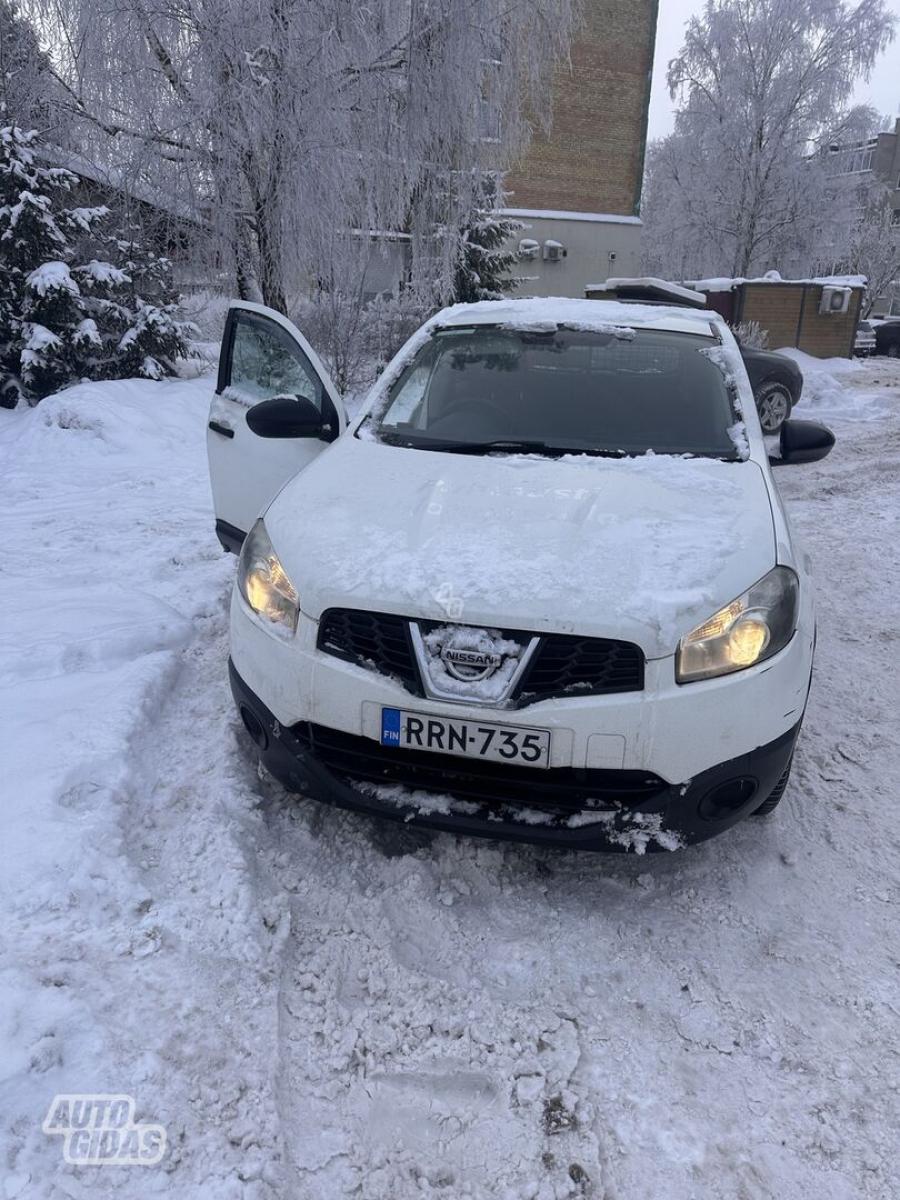 Nissan Qashqai 2012 in Telschi, with an engine capacity of 1.60 L and mileage of 162 thousand km for 1300 €, photo 4 on AUTOMOTO.COM.LV