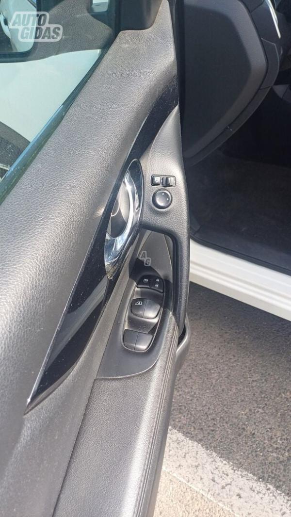 Nissan Qashqai 2016 in Vilnius, with an engine capacity of 1.60 L and mileage of 266 thousand km for 10500 €, photo 6 on AUTOMOTO.COM.LV