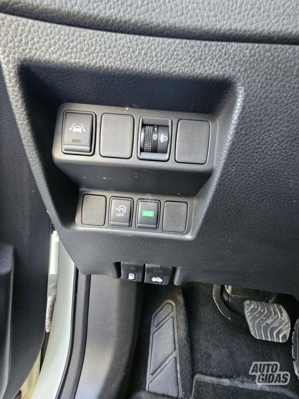 Nissan Qashqai 2019 Mažeikiai, ar dzinēja tilpumu 1.30 L un nobraukumu 73 tūkst. km par 14000 €, foto 5 vietnē AUTOMOTO.COM.LV