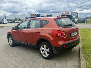 Orange Nissan Qashqai 2007 in Riga, with an engine capacity of 2.00 L and mileage of 440 thousand km for 2650 €, photo 6 on AUTOMOTO.COM.LV