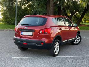 Orange Nissan Qashqai 2008 in Riga, with an engine capacity of 1.50 L and mileage of 234 thousand km for 2350 €, photo 4 on AUTOMOTO.COM.LV