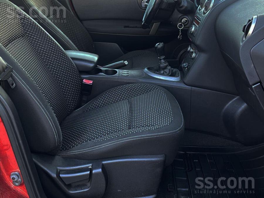 Orange Nissan Qashqai 2008 in Riga, with an engine capacity of 1.50 L and mileage of 234 thousand km for 2350 €, photo 7 on AUTOMOTO.COM.LV