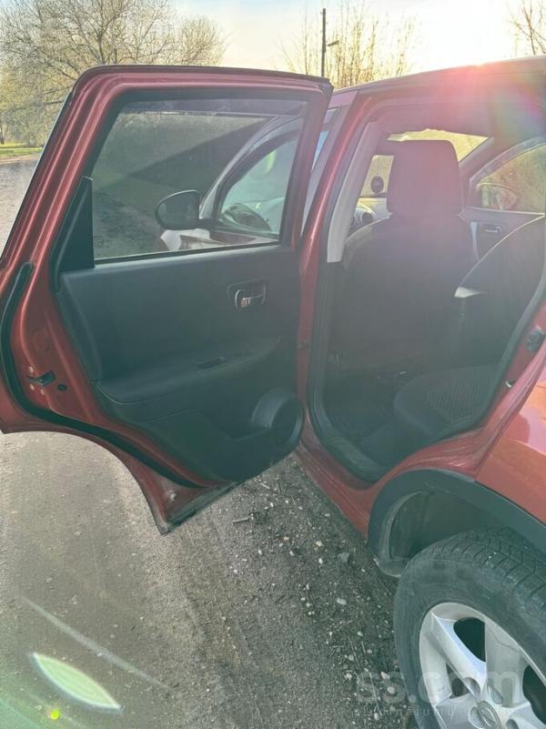 Oranžs Nissan Qashqai 2008 Liepāja, ar dzinēja tilpumu 1.50 L un nobraukumu 400 tūkst. km par 1600 €, foto 9 vietnē AUTOMOTO.COM.LV