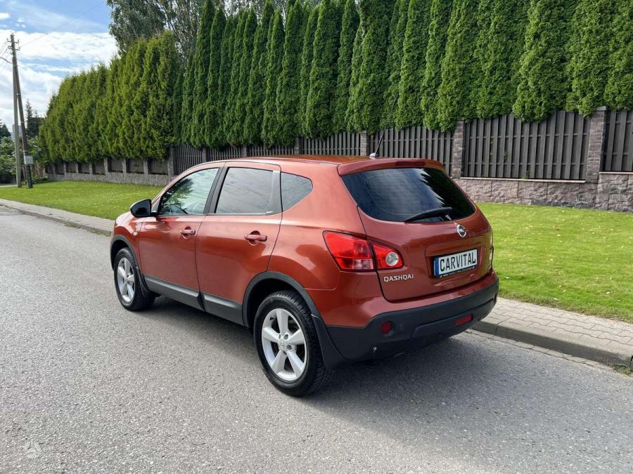Orange Nissan Qashqai 2009 in Vilnius, with an engine capacity of 2.00 L and mileage of 223 thousand km for 2550 €, photo 4 on AUTOMOTO.COM.LV