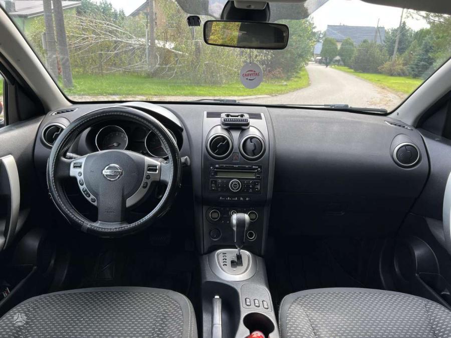 Orange Nissan Qashqai 2009 in Vilnius, with an engine capacity of 2.00 L and mileage of 223 thousand km for 2550 €, photo 11 on AUTOMOTO.COM.LV