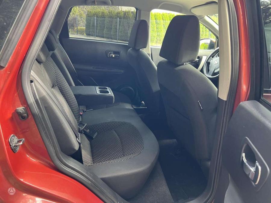 Orange Nissan Qashqai 2009 in Vilnius, with an engine capacity of 2.00 L and mileage of 223 thousand km for 2550 €, photo 17 on AUTOMOTO.COM.LV