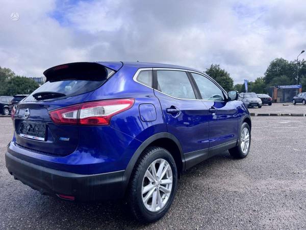 Orange Nissan Qashqai 2016 in Alytus, with an engine capacity of 1.46 L and mileage of 250 thousand km for 9400 €, photo 9 on AUTOMOTO.COM.LV