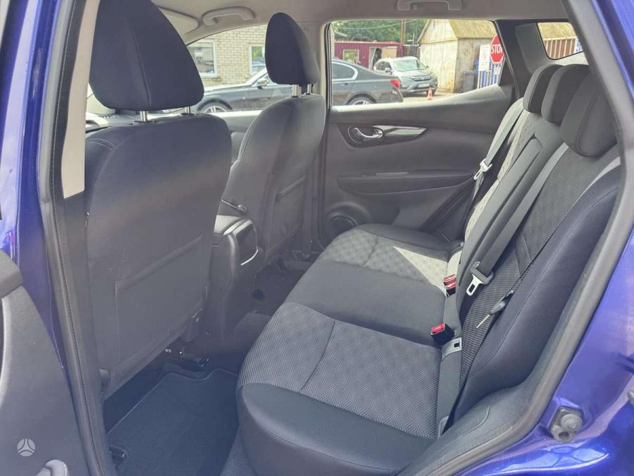 Orange Nissan Qashqai 2016 in Alytus, with an engine capacity of 1.46 L and mileage of 250 thousand km for 9400 €, photo 14 on AUTOMOTO.COM.LV