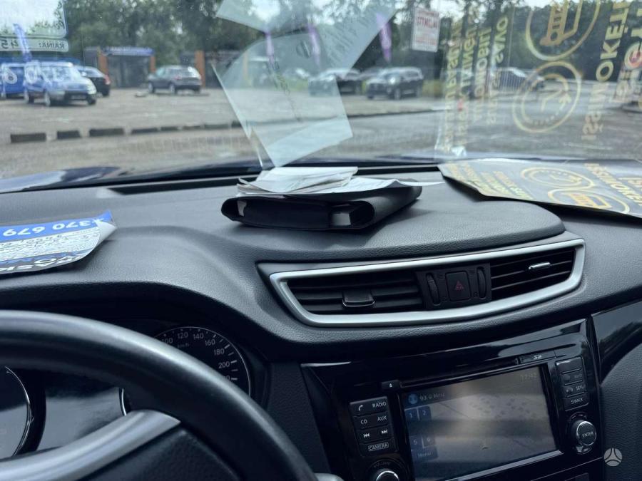 Orange Nissan Qashqai 2016 in Alytus, with an engine capacity of 1.46 L and mileage of 250 thousand km for 9400 €, photo 17 on AUTOMOTO.COM.LV