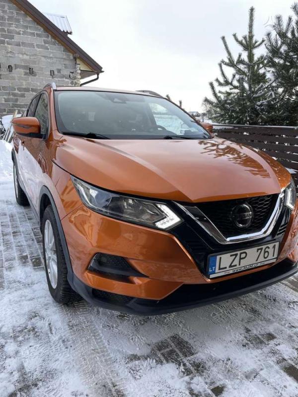 Orange Nissan Qashqai 2020 in Kretinga, with an engine capacity of 2.00 L and mileage of 46 thousand km for 16900 €, photo 2 on AUTOMOTO.COM.LV