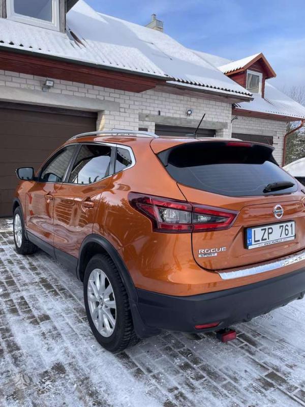 Orange Nissan Qashqai 2020 in Kretinga, with an engine capacity of 2.00 L and mileage of 46 thousand km for 16900 €, photo 3 on AUTOMOTO.COM.LV