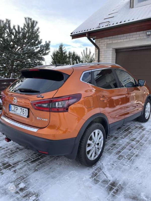 Orange Nissan Qashqai 2020 in Kretinga, with an engine capacity of 2.00 L and mileage of 46 thousand km for 16900 €, photo 4 on AUTOMOTO.COM.LV
