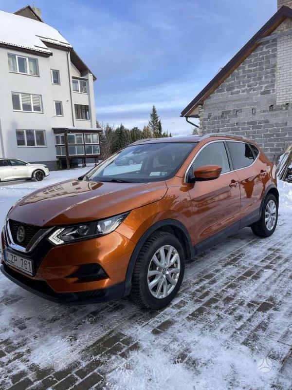 Orange Nissan Qashqai 2020 in Kretinga, with an engine capacity of 2.00 L and mileage of 46 thousand km for 16900 €, photo 5 on AUTOMOTO.COM.LV
