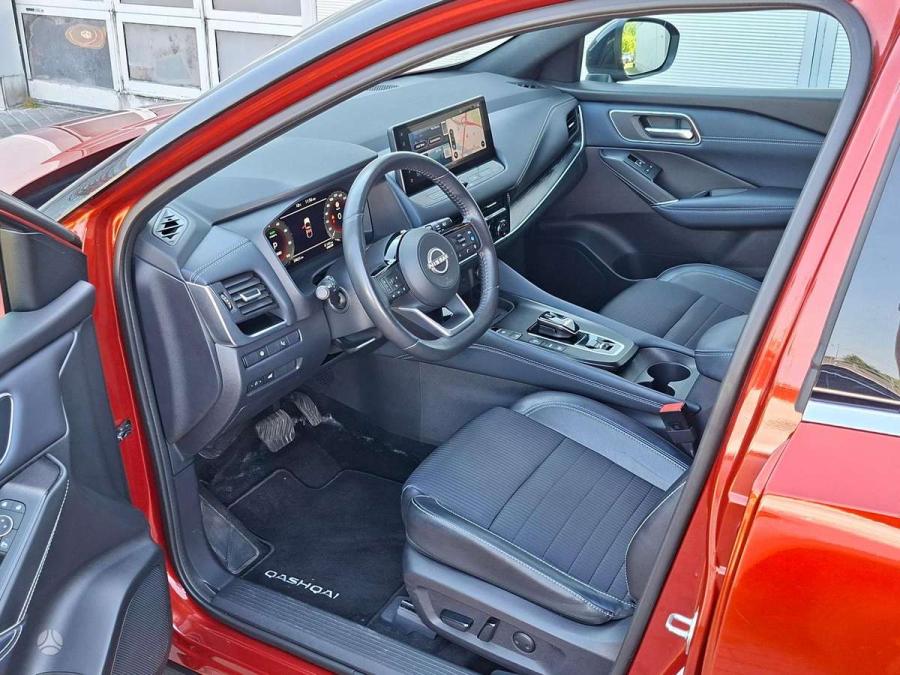 Orange Nissan Qashqai 2023 in Vilnius, with an engine capacity of 1.50 L and mileage of 60 thousand km for 26900 €, photo 8 on AUTOMOTO.COM.LV