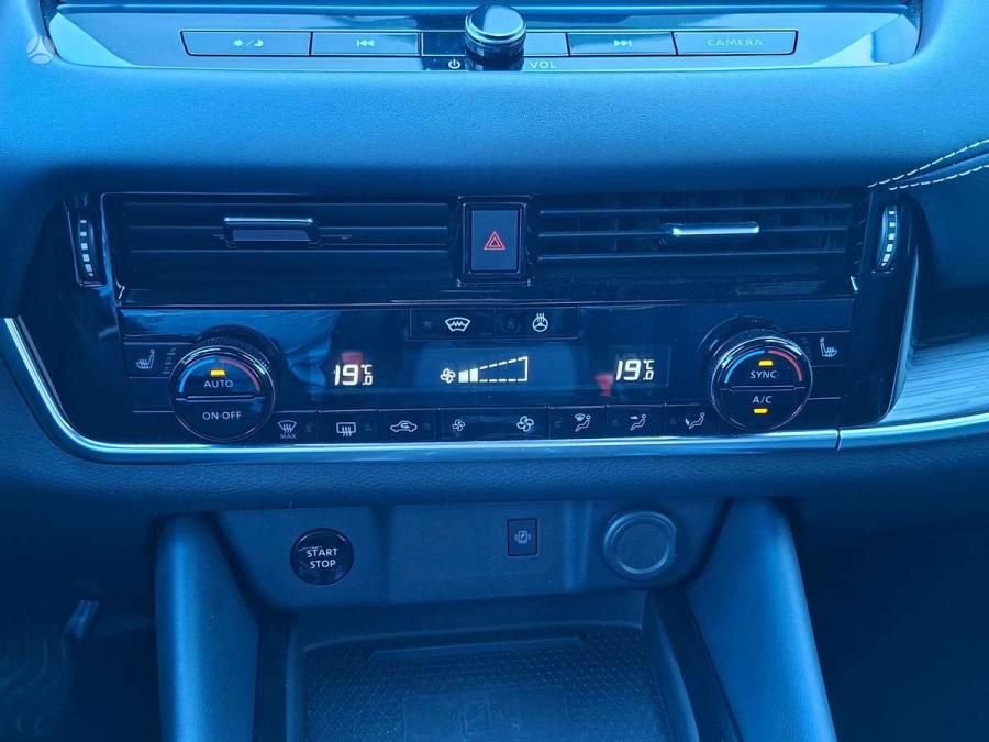 Orange Nissan Qashqai 2023 in Vilnius, with an engine capacity of 1.50 L and mileage of 60 thousand km for 26900 €, photo 13 on AUTOMOTO.COM.LV