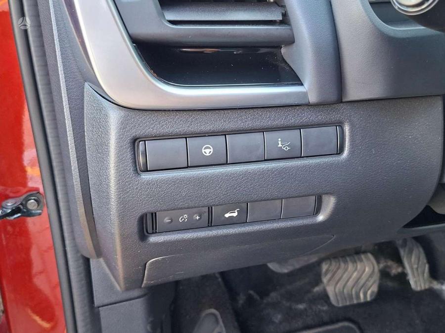 Orange Nissan Qashqai 2023 in Vilnius, with an engine capacity of 1.50 L and mileage of 60 thousand km for 26900 €, photo 16 on AUTOMOTO.COM.LV