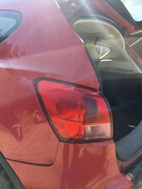 Sarkans Nissan Qashqai 2007 Viļņa, ar dzinēja tilpumu 1.46 L un nobraukumu 349 tūkst. km par 1800 €, foto 11 vietnē AUTOMOTO.COM.LV