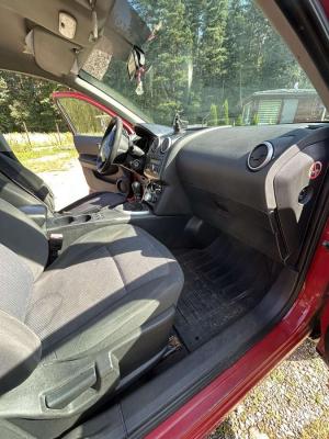 Red Nissan Qashqai 2007 in Vilnius, with an engine capacity of 1.46 L and mileage of 349 thousand km for 1800 €, photo 18 on AUTOMOTO.COM.LV