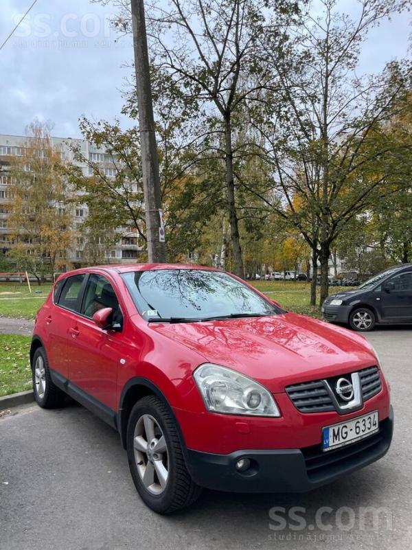 Red Nissan Qashqai 2008 in Riga, with an engine capacity of 2.00 L and mileage of 242 thousand km for 3000 €, photo 3 on AUTOMOTO.COM.LV