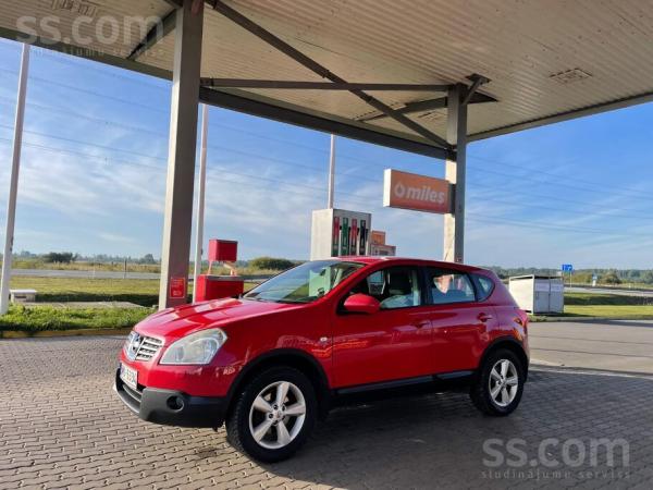 Red Nissan Qashqai 2008 in Riga, with an engine capacity of 2.00 L and mileage of 242 thousand km for 3000 €, photo 4 on AUTOMOTO.COM.LV