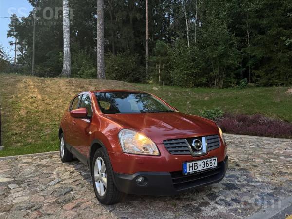 Red Nissan Qashqai 2008 in Riga, with an engine capacity of 2.00 L and mileage of 164 thousand km for 4200 €, photo 2 on AUTOMOTO.COM.LV