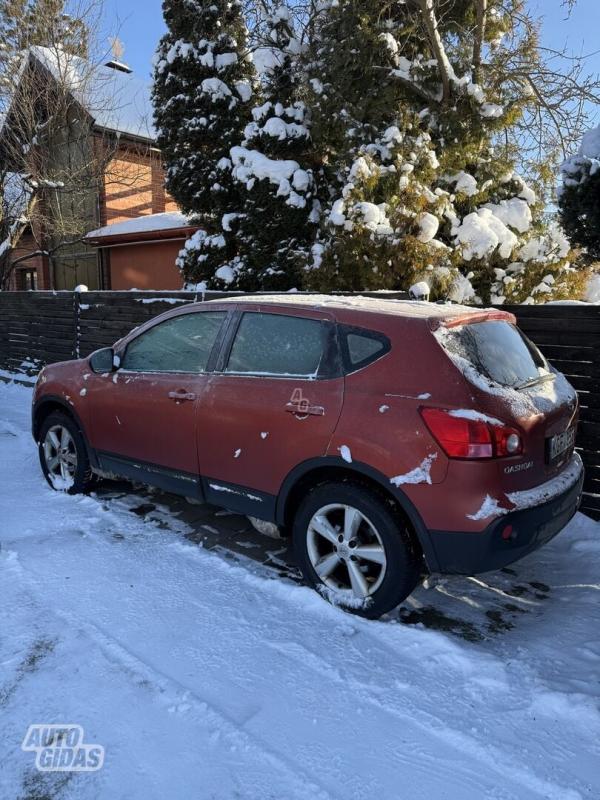 Sarkans Nissan Qashqai 2008 Viļņa, ar dzinēja tilpumu 1.50 L un nobraukumu 310 tūkst. km par 2300 €, foto 5 vietnē AUTOMOTO.COM.LV