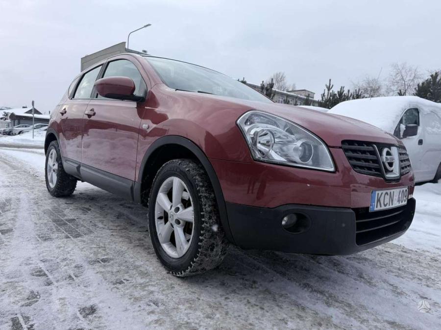 Sarkans Nissan Qashqai 2008 Viļņa, ar dzinēja tilpumu 2.00 L un nobraukumu 241 tūkst. km par 1950 €, foto 1 vietnē AUTOMOTO.COM.LV