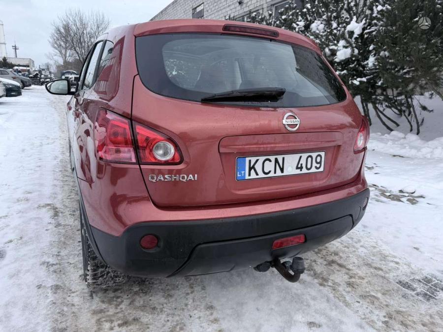 Sarkans Nissan Qashqai 2008 Viļņa, ar dzinēja tilpumu 2.00 L un nobraukumu 241 tūkst. km par 1950 €, foto 2 vietnē AUTOMOTO.COM.LV