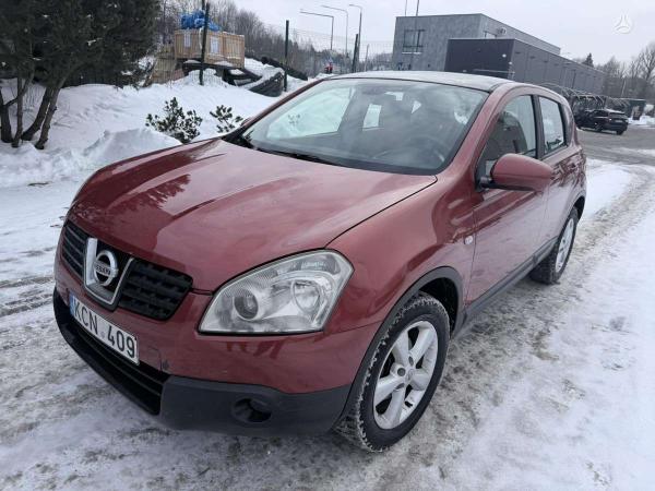 Red Nissan Qashqai 2008 in Vilnius, with an engine capacity of 2.00 L and mileage of 241 thousand km for 1950 €, photo 4 on AUTOMOTO.COM.LV