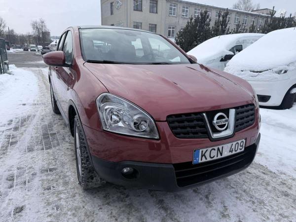 Red Nissan Qashqai 2008 in Vilnius, with an engine capacity of 2.00 L and mileage of 241 thousand km for 1950 €, photo 7 on AUTOMOTO.COM.LV