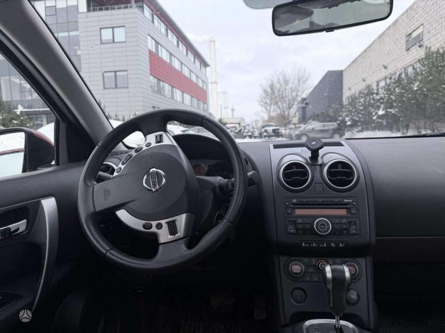 Sarkans Nissan Qashqai 2008 Viļņa, ar dzinēja tilpumu 2.00 L un nobraukumu 241 tūkst. km par 1950 €, foto 11 vietnē AUTOMOTO.COM.LV