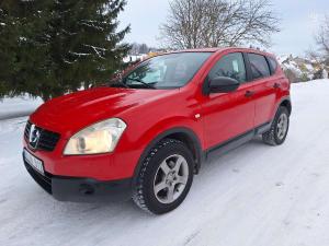 Red Nissan Qashqai 2008 in Kelme, with an engine capacity of 1.46 L and mileage of 280 thousand km for 2900 €, photo 3 on AUTOMOTO.COM.LV