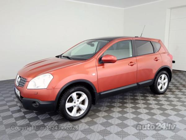 Red Nissan Qashqai 2008 in Tallinn, with an engine capacity of 2.00 L and mileage of 298 thousand km for 2499 €, photo 2 on AUTOMOTO.COM.LV