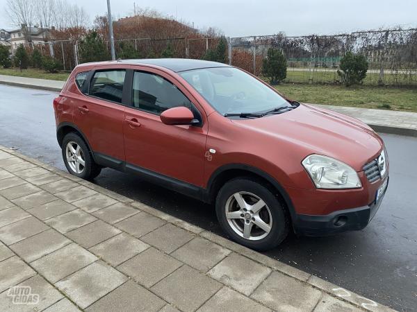 Sarkans Nissan Qashqai 2008 Viļņa, ar dzinēja tilpumu 1.50 L un nobraukumu 510 tūkst. km par 3800 €, foto 2 vietnē AUTOMOTO.COM.LV